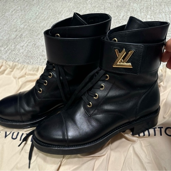Louis Vuitton | Shoes | Louis Vuitton Black Leather Citizen Flat Ranger ...